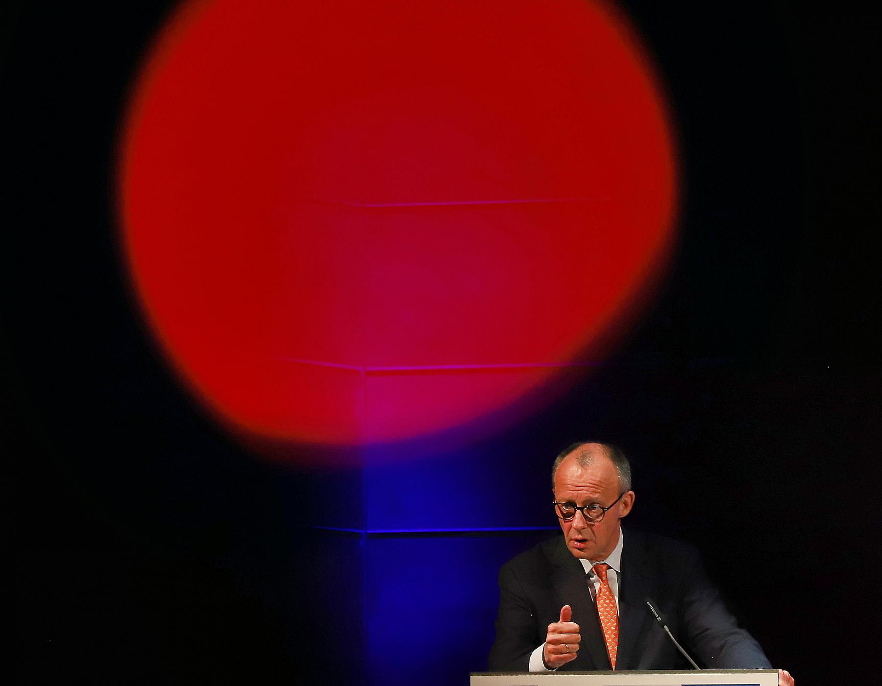 Kassenärzte unterstützen Merz in Debatte um Krankenstand | Berliner ...